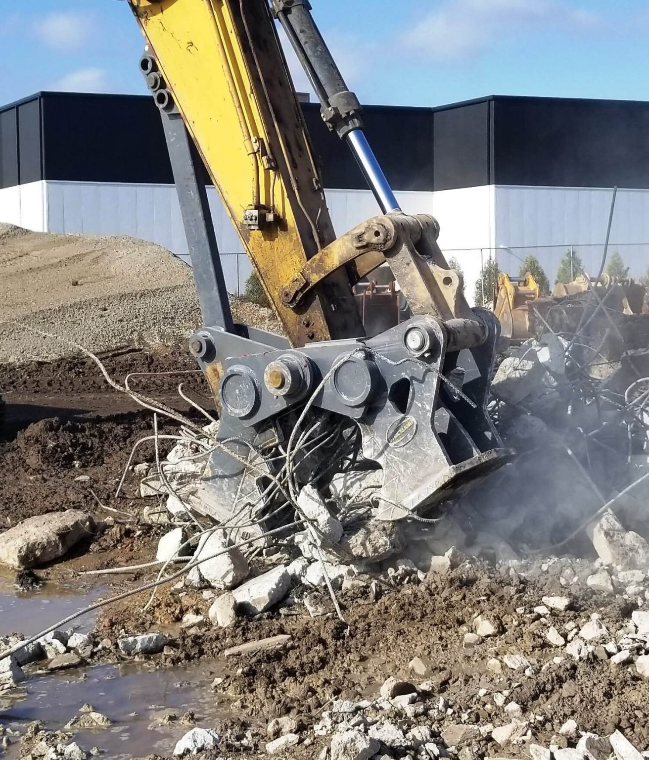 Strickland Mechanical Concrete Pulverizer - Ransome Attachments