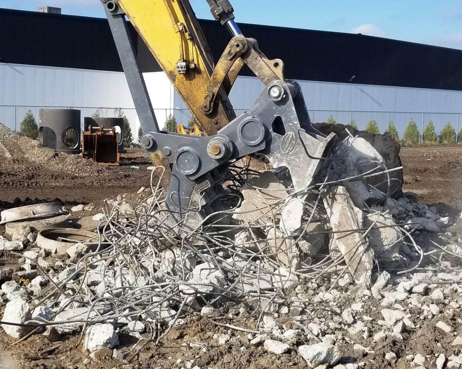 Strickland Mechanical Concrete Pulverizer - Ransome Attachments