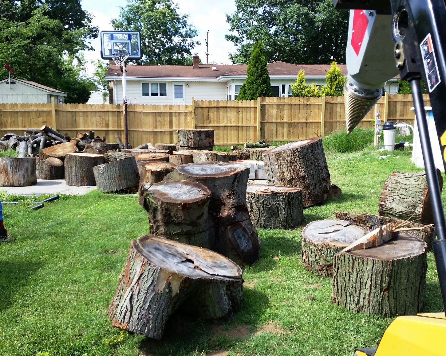 Log Splitting - Concrete Pulverizers, Stump Splitter, Excavator ...